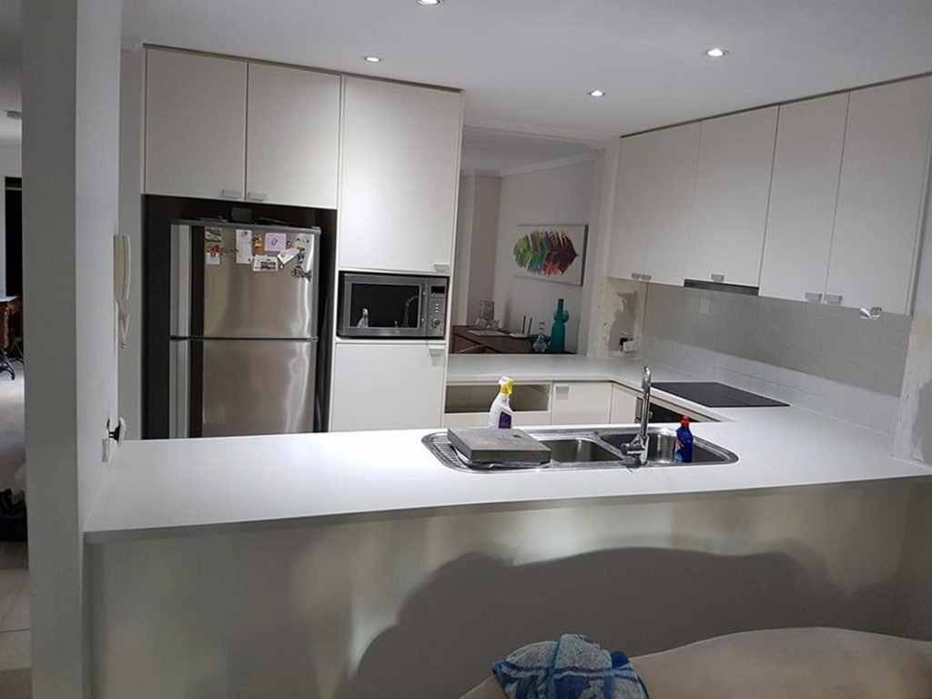 Kitchen Benchtops & Splashbacks | Stone Tops Solid Surface